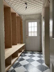 ORC Glam Mudroom Reveal - thesoutherngail.com