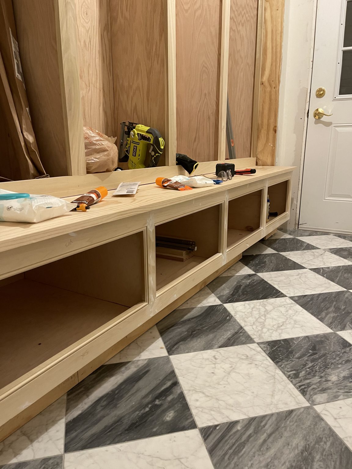 ORC Glam Mudroom Reveal - thesoutherngail.com