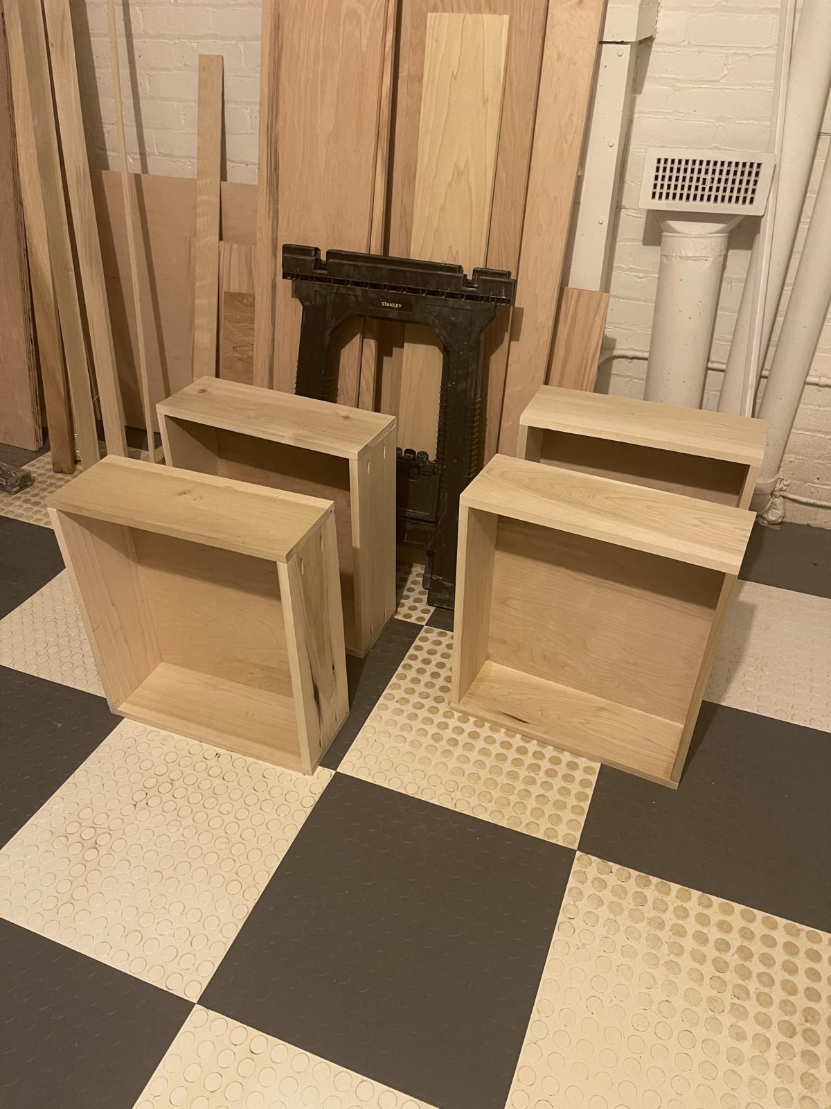 ORC Glam Mudroom Reveal - thesoutherngail.com